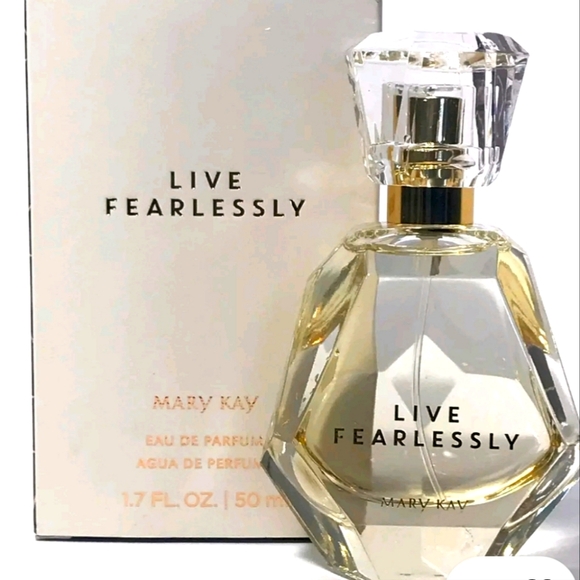 Mary Kay | Accessories | Mary Kay Live Fearlesslyeau De Parum7 Fl ...
